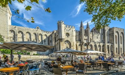Where to stay in Avignon ( BEST AREA & Hotels )